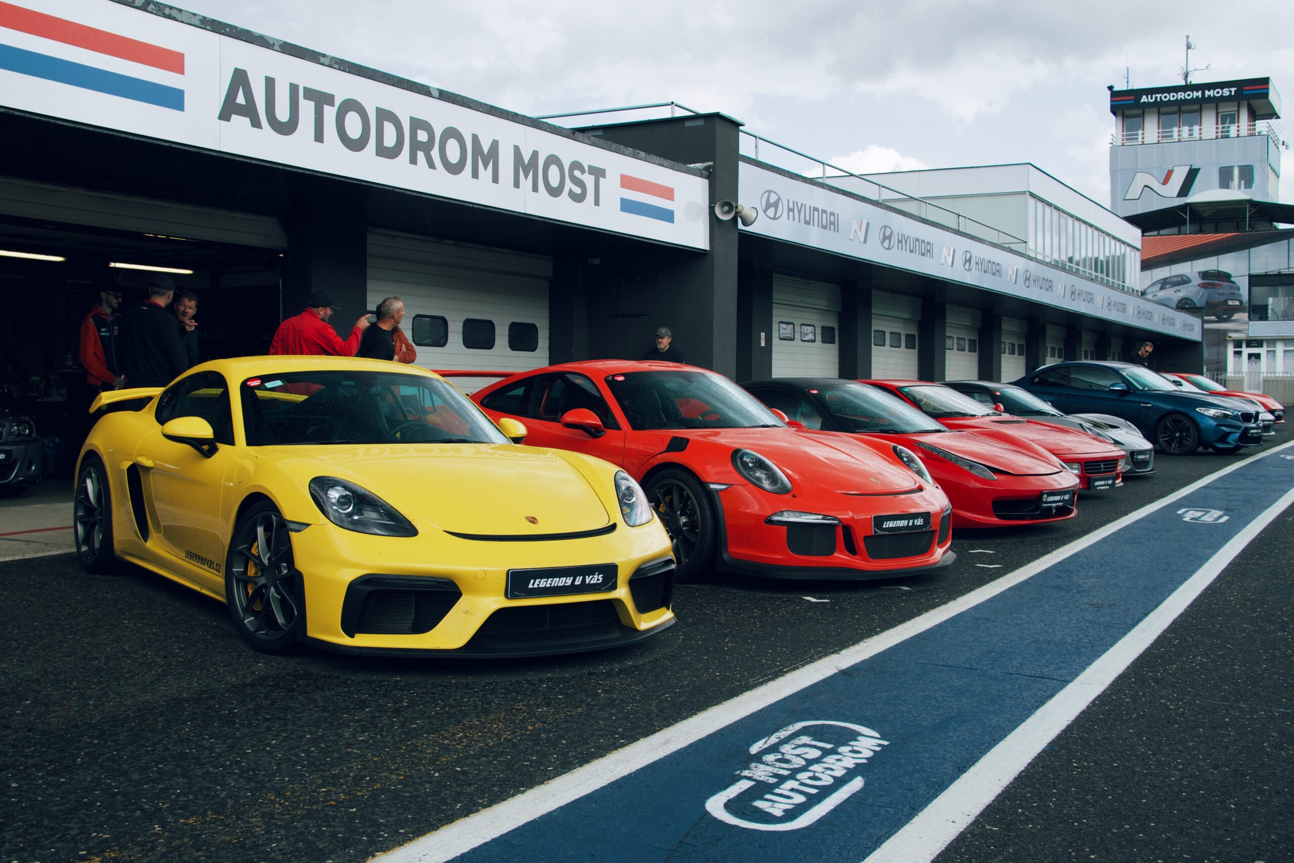 Zážitkové jízdy na autodromu v Mostě 31.8. - Legendy U Vás